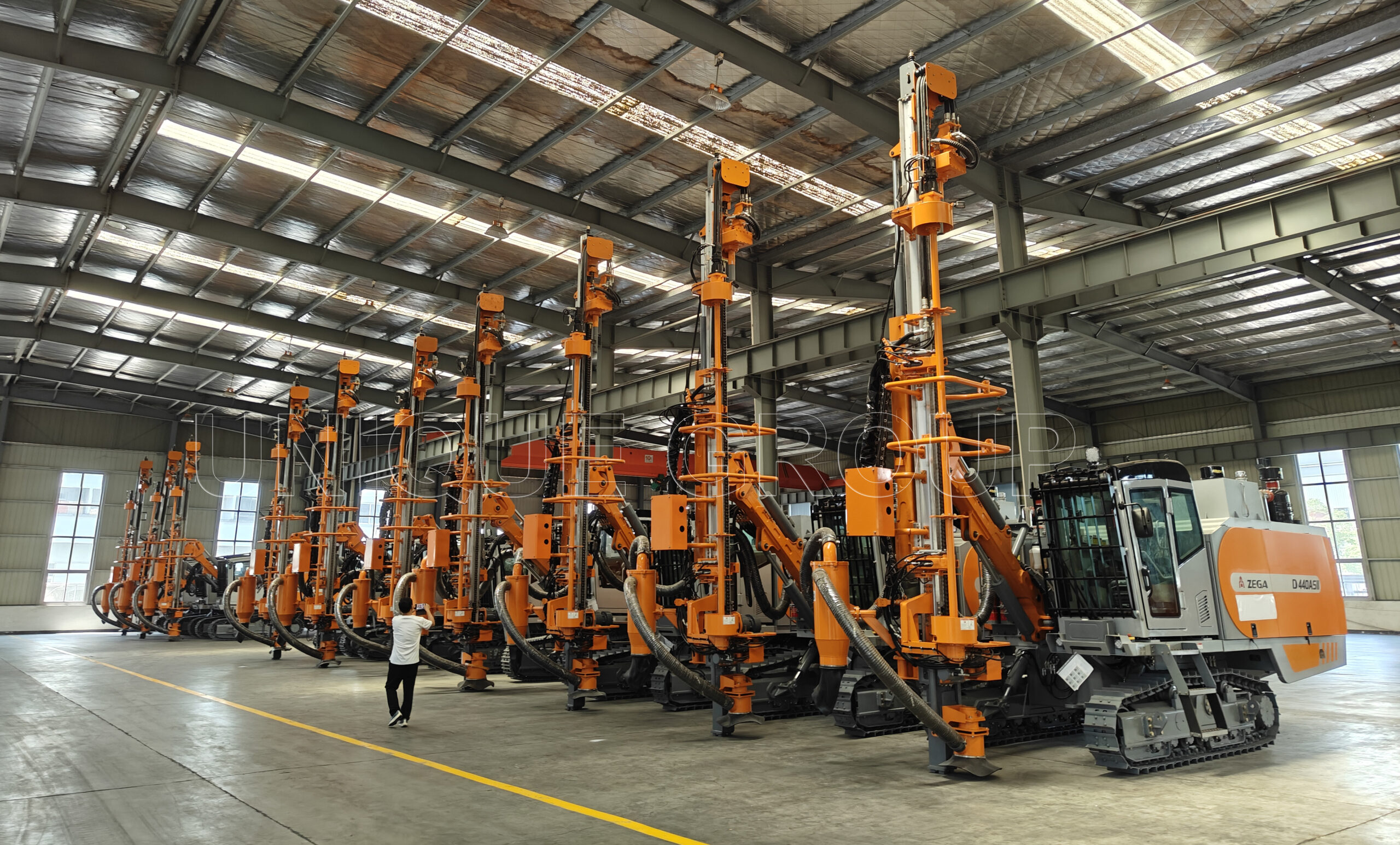 Apa Perbedaan Antara Rig Pengeboran Putar dan Rig Pengeboran DTH?